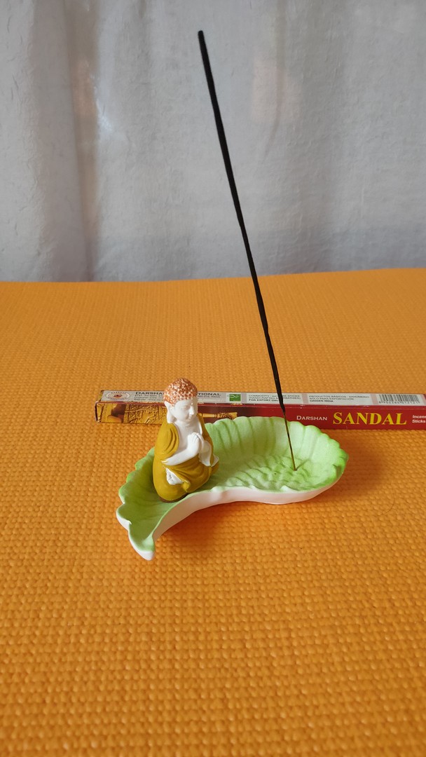 Suport aripă cu Buddha – Statui și decorațiuni frumoase