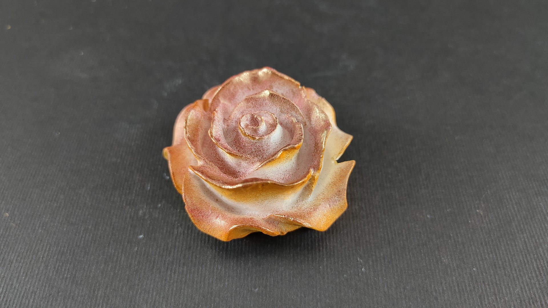 Suport floare – Statui și decorațiuni frumoase